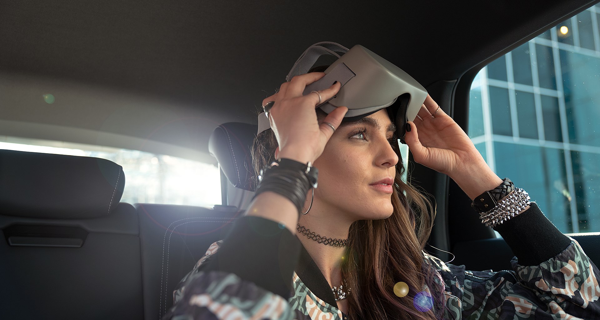 Audi Brings Virtual Reality in Every Car With Holoride – Virtual ...