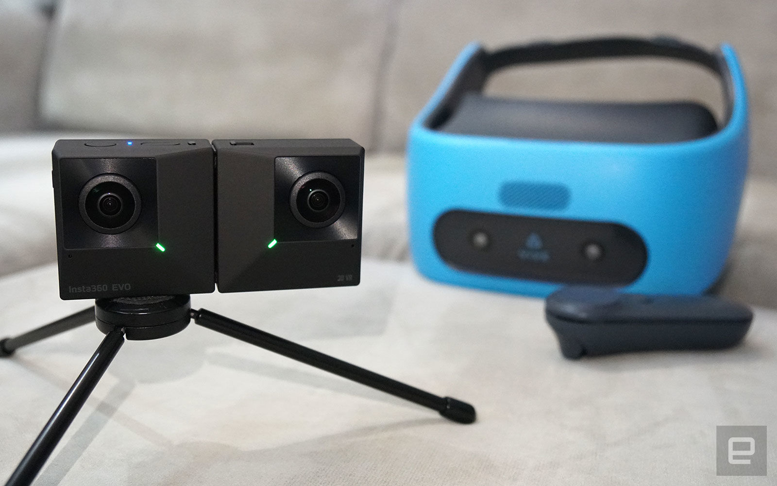 Insta360 EVO Folding Camera Shoots 180 and 360-Degrees 3D – Virtual ...